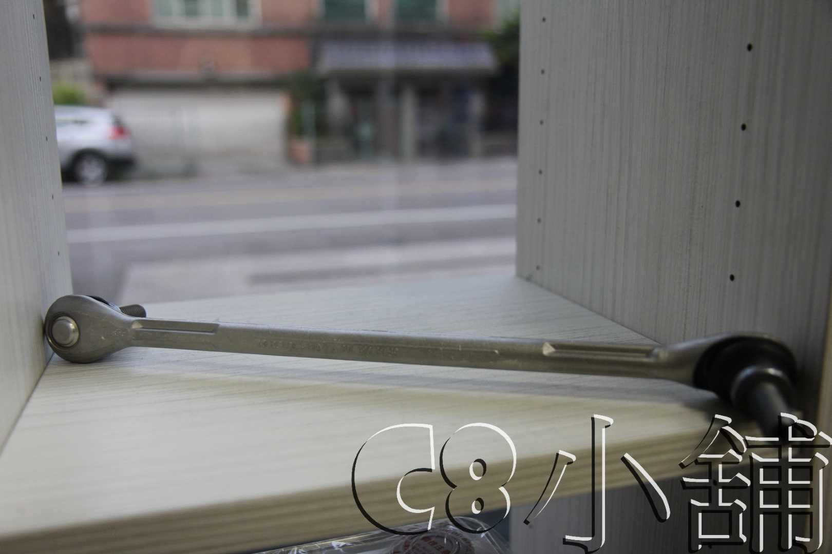 Mercedes Benz 賓士 原廠 w204 平衡桿支架 右邊 李仔串 A2043203889-商品專區-C8小舖 官方網站